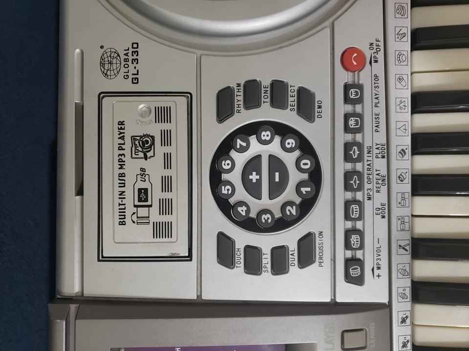 Global GL-330 Keyboard, Hobbies & Toys, Music & Media, Musical ...