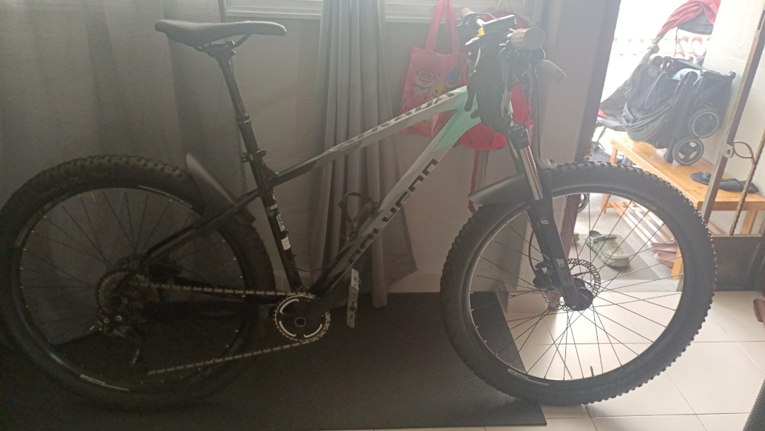 Polygon xtrada 5 M 27.5, Sports Equipment, Bicycles & Parts, Bicycles on Carousell