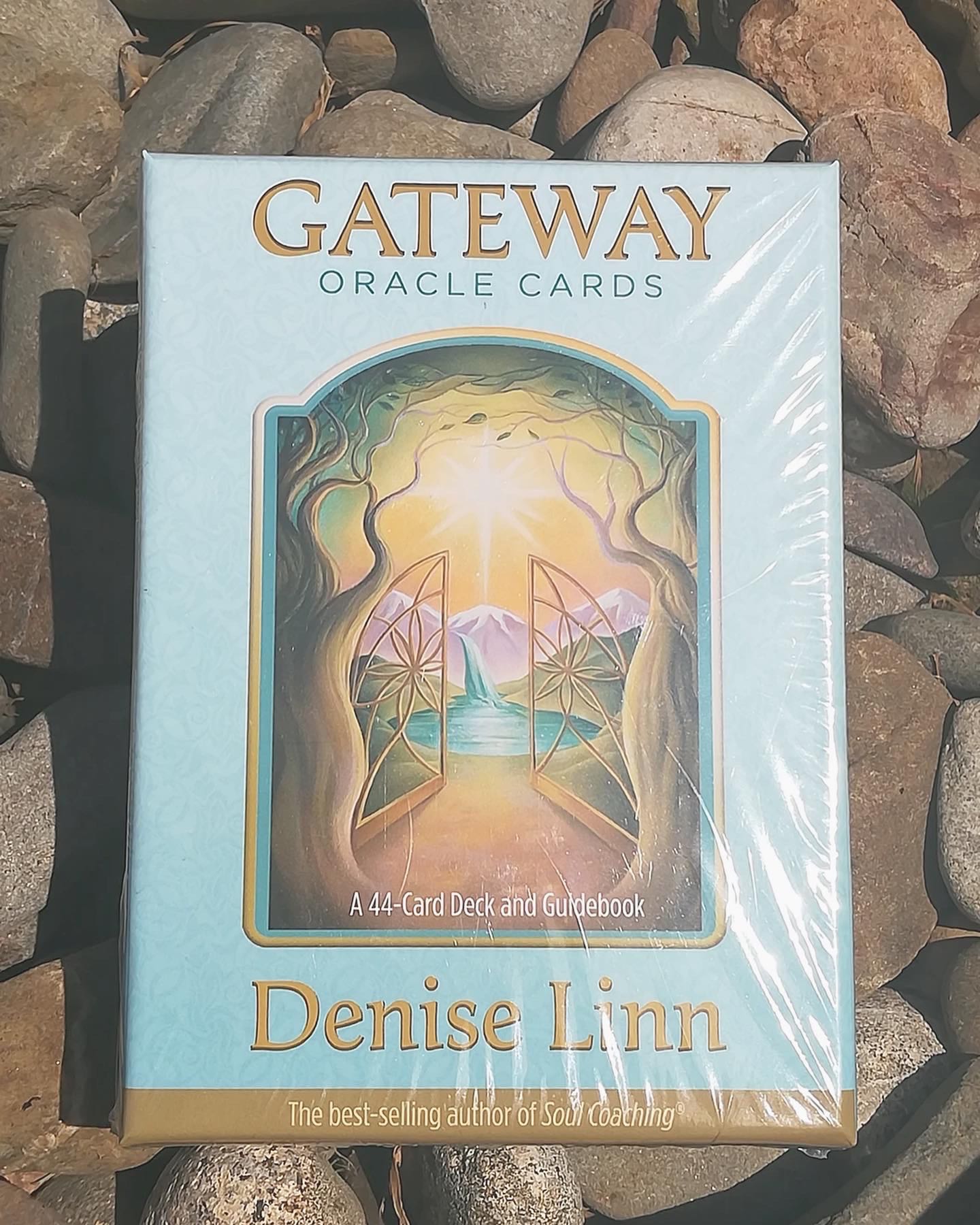 優惠預訂 Gateway Oracle Cards 神諭卡, 興趣及遊戲, 收藏品及紀念品, 明星周邊 - Carousell