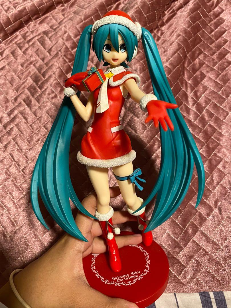hatsune miku christmas figurine, Hobbies & Toys, Memorabilia ...