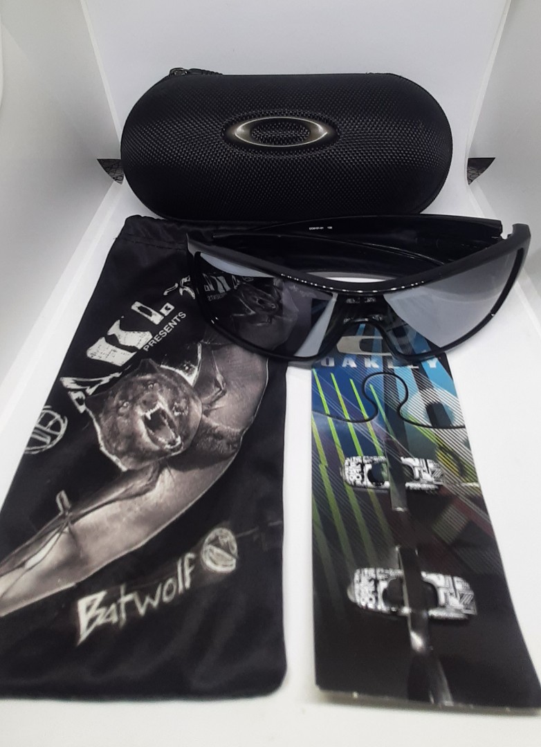 Oakley Batwolf, Men's Fashion, Watches & Accessories, Sunglasses ...