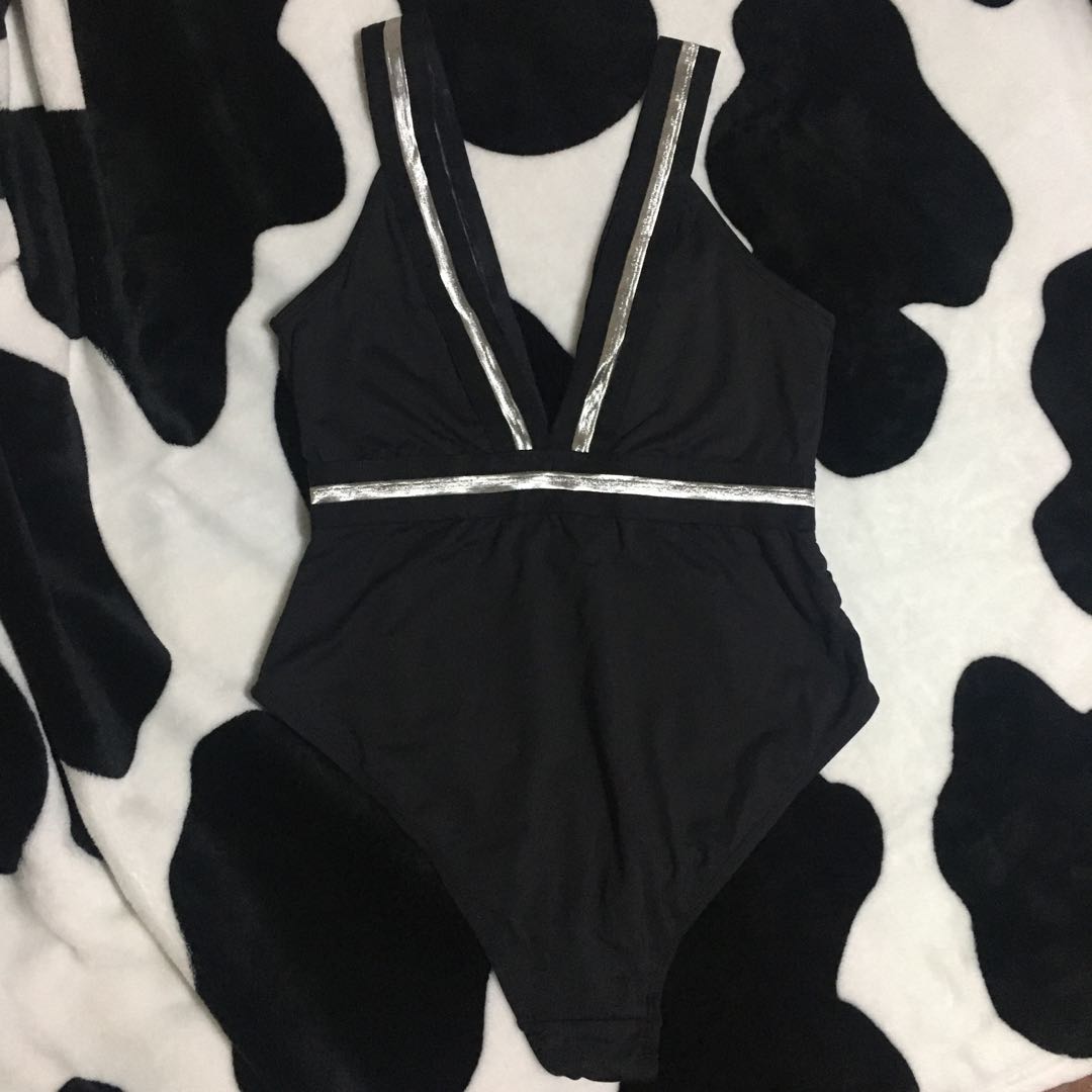 Primark one piece swimsuit, Women's Fashion, Swimwear, Bikinis ...