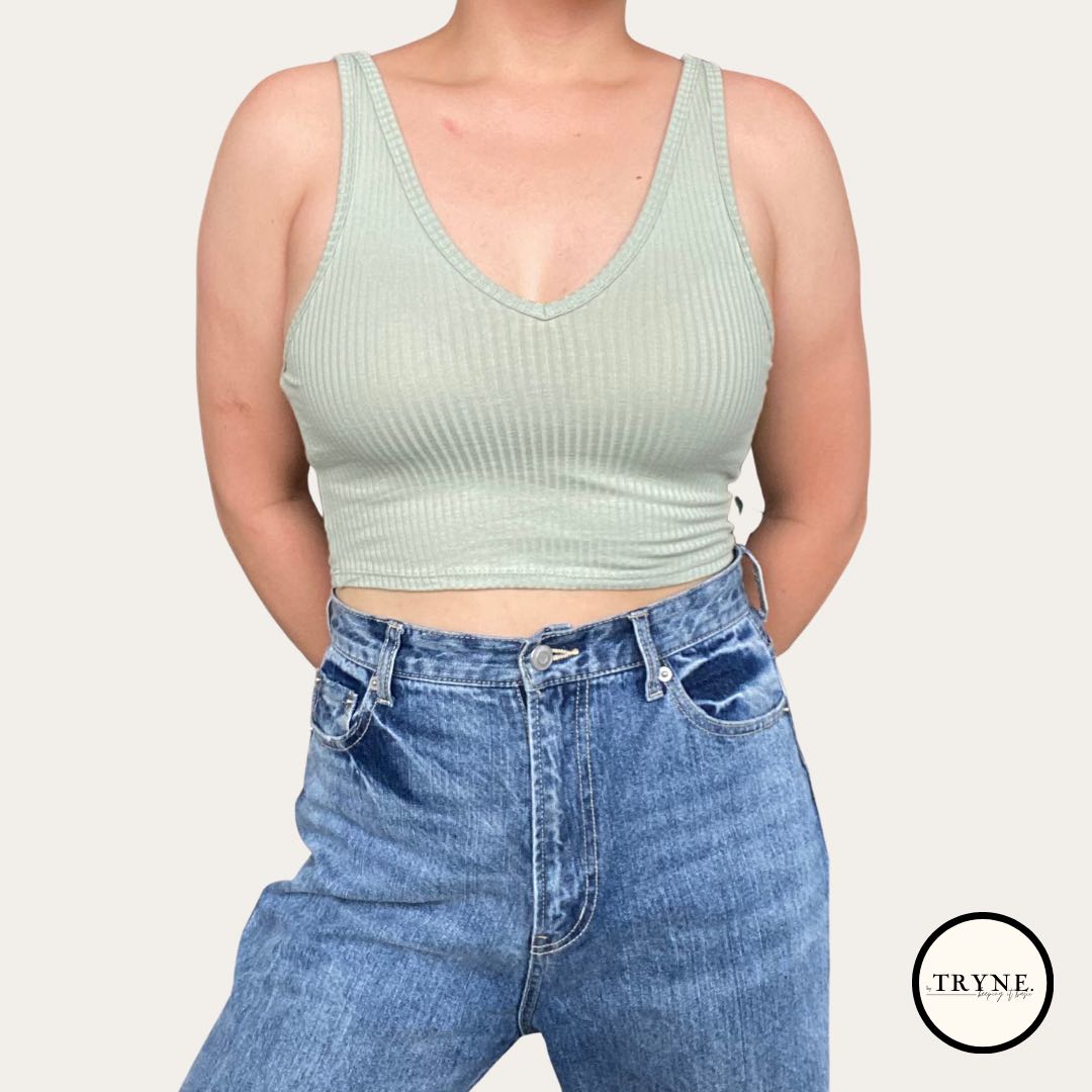 V-neck crop top in sage green, Women's Fashion, Tops, Sleeveless on ...
