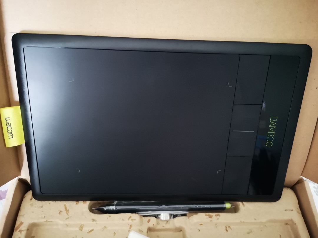 Wacom bamboo CTH-470, Computers & Tech, Laptops & Notebooks on Carousell