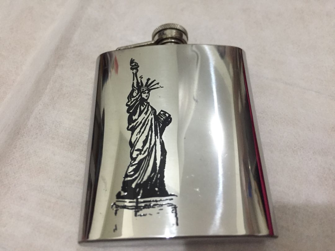 Alcohol Liquor Flask, Hobbies & Toys, Travel, Travel Essentials ...
