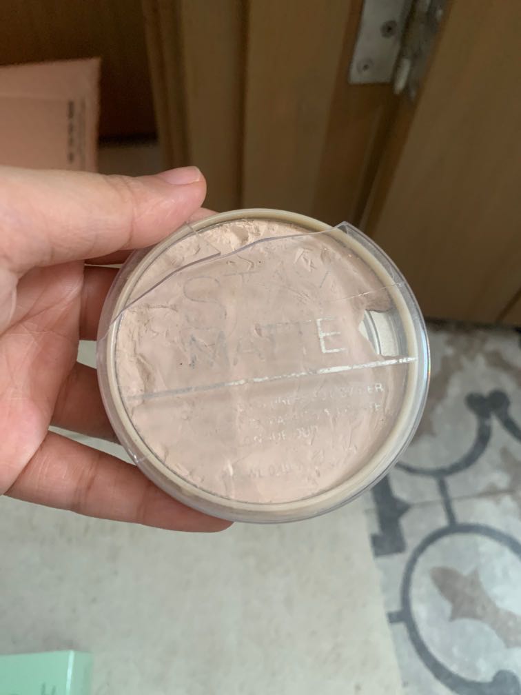 Catrice Stay Matte, Kesehatan & Kecantikan, Rias Wajah di Carousell