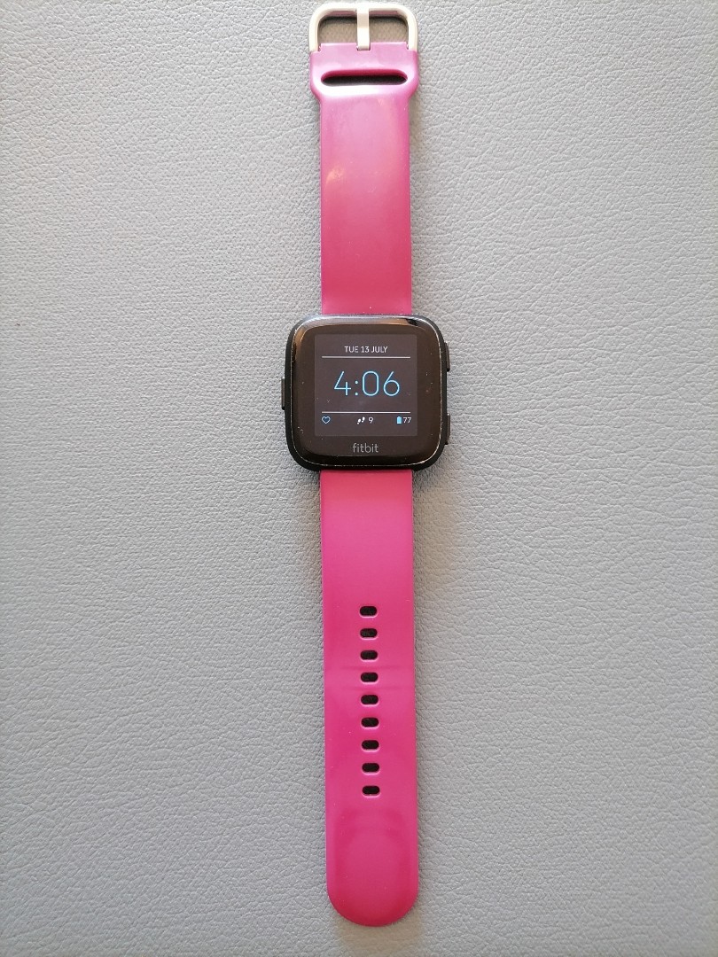 FITBIT VERSA 1, Women's Fashion, Watches & Accessories, Watches on ...