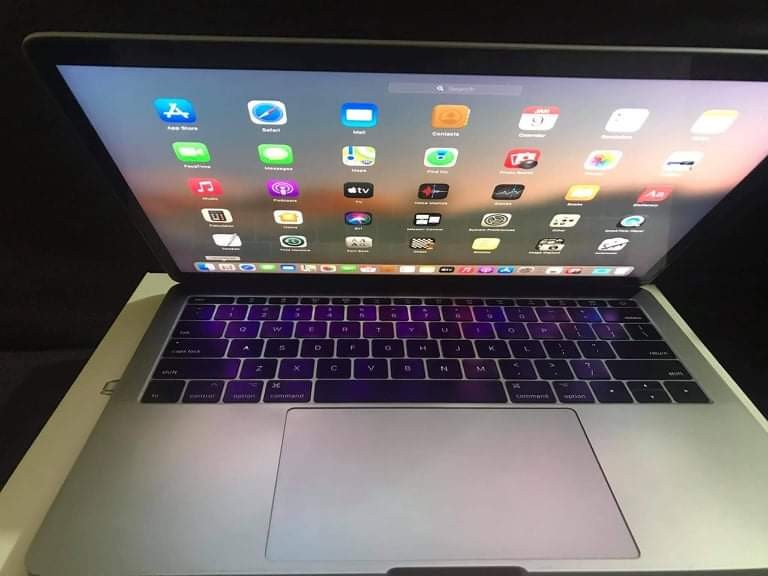 Macbook pro non toch bar ( 13 inch Core i5 8GB 128 SSD ) 2017 ...