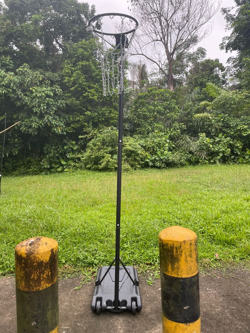 Netball/basketball hoop, Sports Equipment, Sports & Games, Racket ...