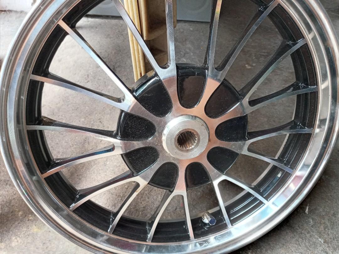 Yamaha Mio I 125 R8 mag wheels with disc plate and stainless tire valve ...
