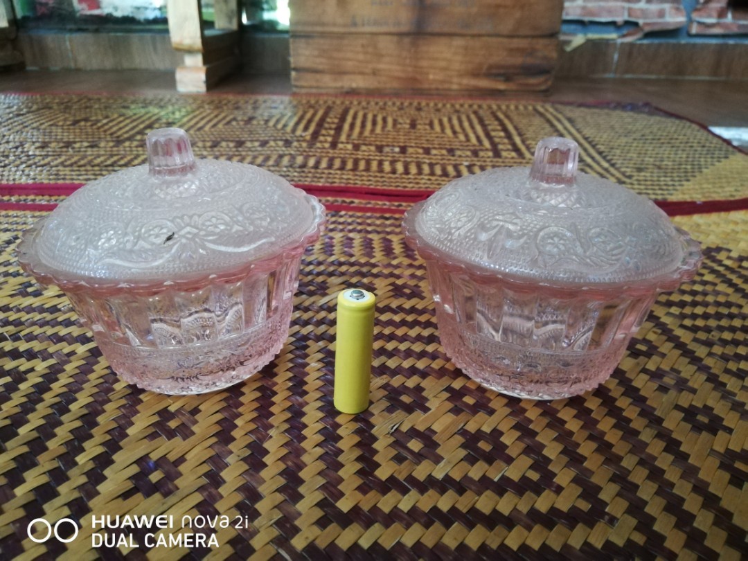 bekas kuih raya kaca pink vintage, Furniture & Home Living, Home Decor ...