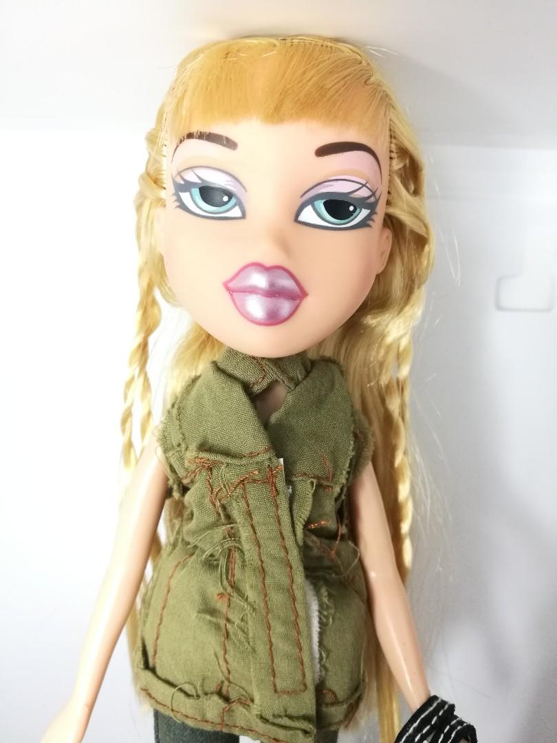 BRATZ DOLL "CHLOE" 2001 VINTAGE in Very Good Condition, Hobbies & Toys ...