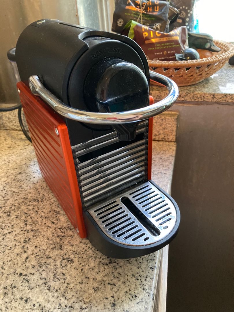 Nespresso 咖啡機 C61 Pixie Coffee Machine, 電視及其他電器 , 廚房用具, 咖啡機及咖啡壺 - Carousell