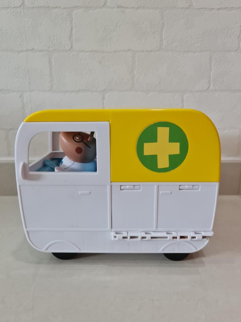 Peppa Pig Medic Ambulance, Hobbies & Toys, Toys & Games on Carousell