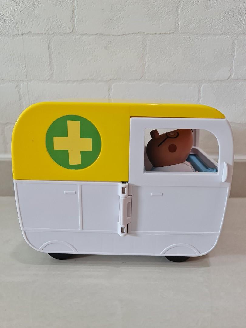 Peppa Pig Medic Ambulance, Hobbies & Toys, Toys & Games on Carousell