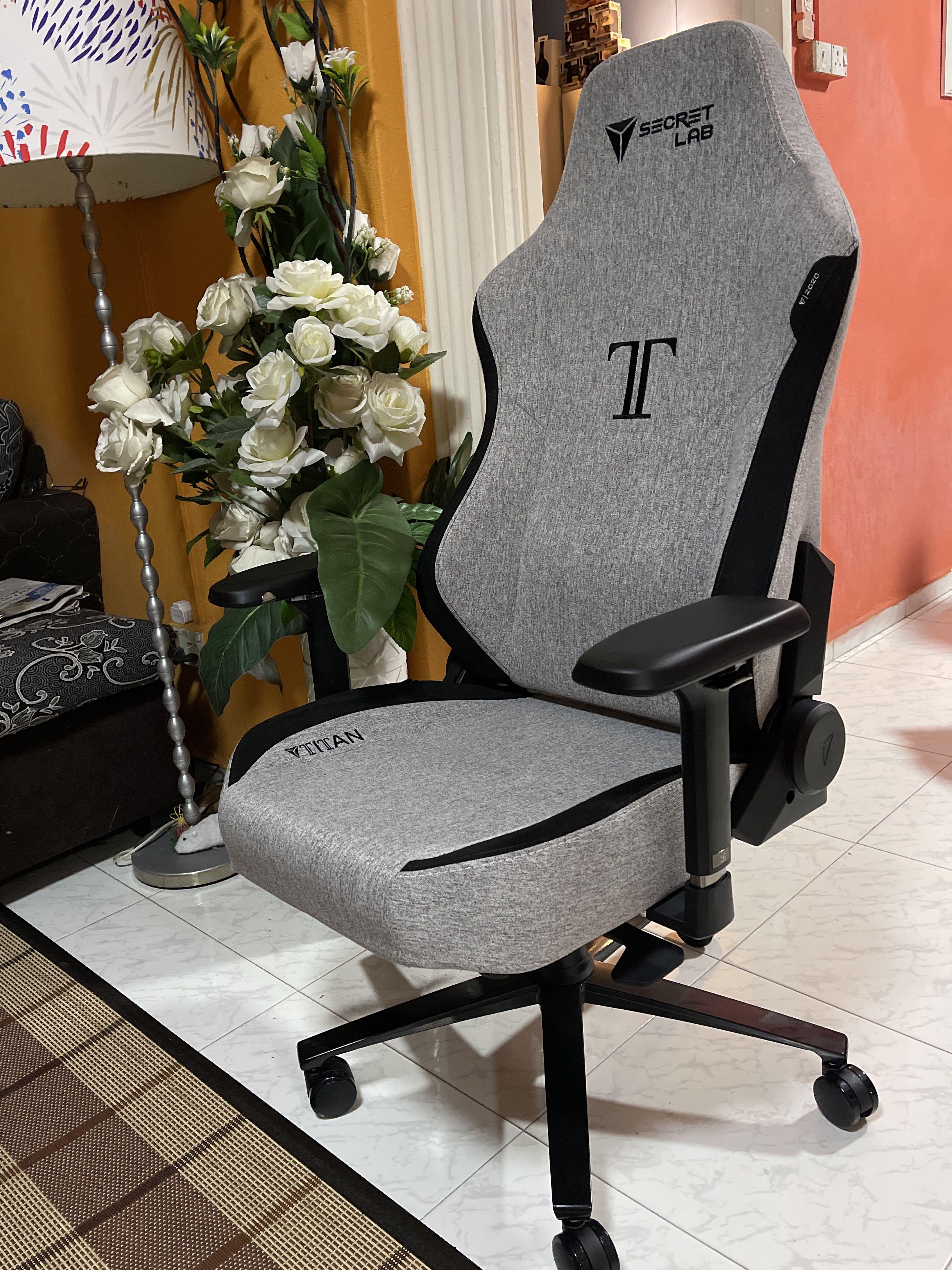 Secret Lab Titan 2020 Cookies & Cream, Furniture & Home Living ...