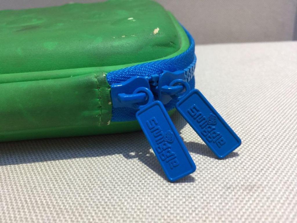 Smiggle Hard Case, Hobbies & Toys, Travel, Travel Essentials ...