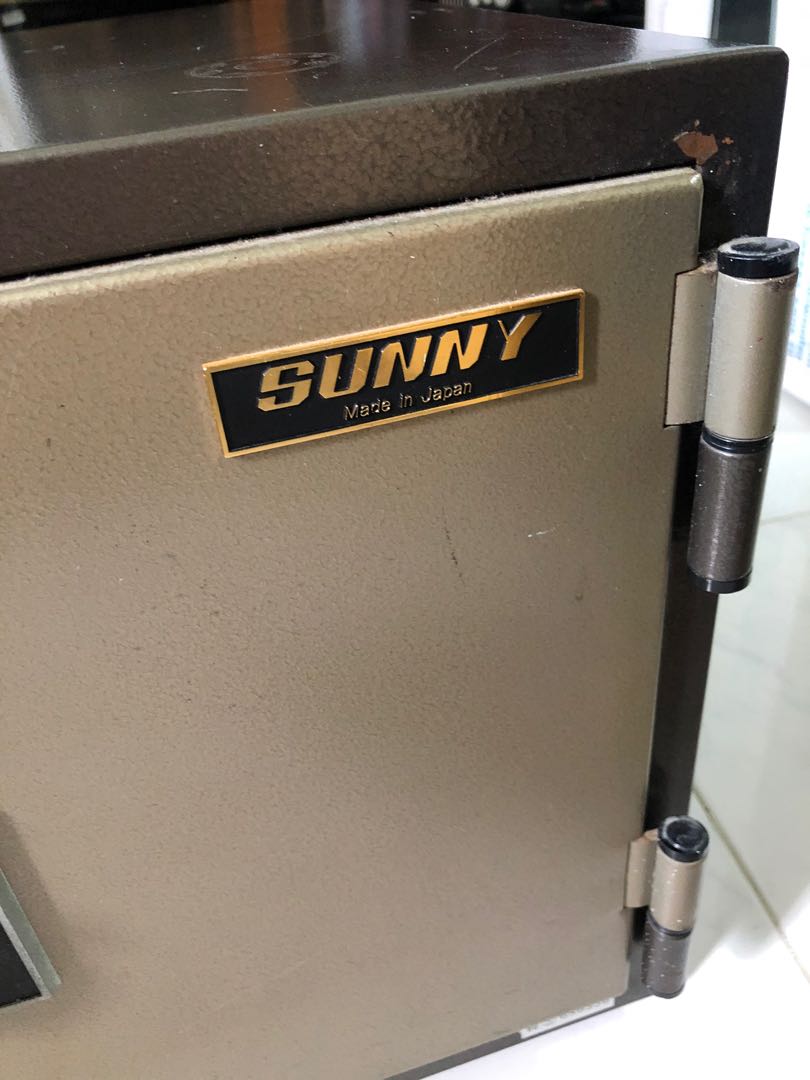 Sunny safe box with key Japan made, Everything Else on Carousell