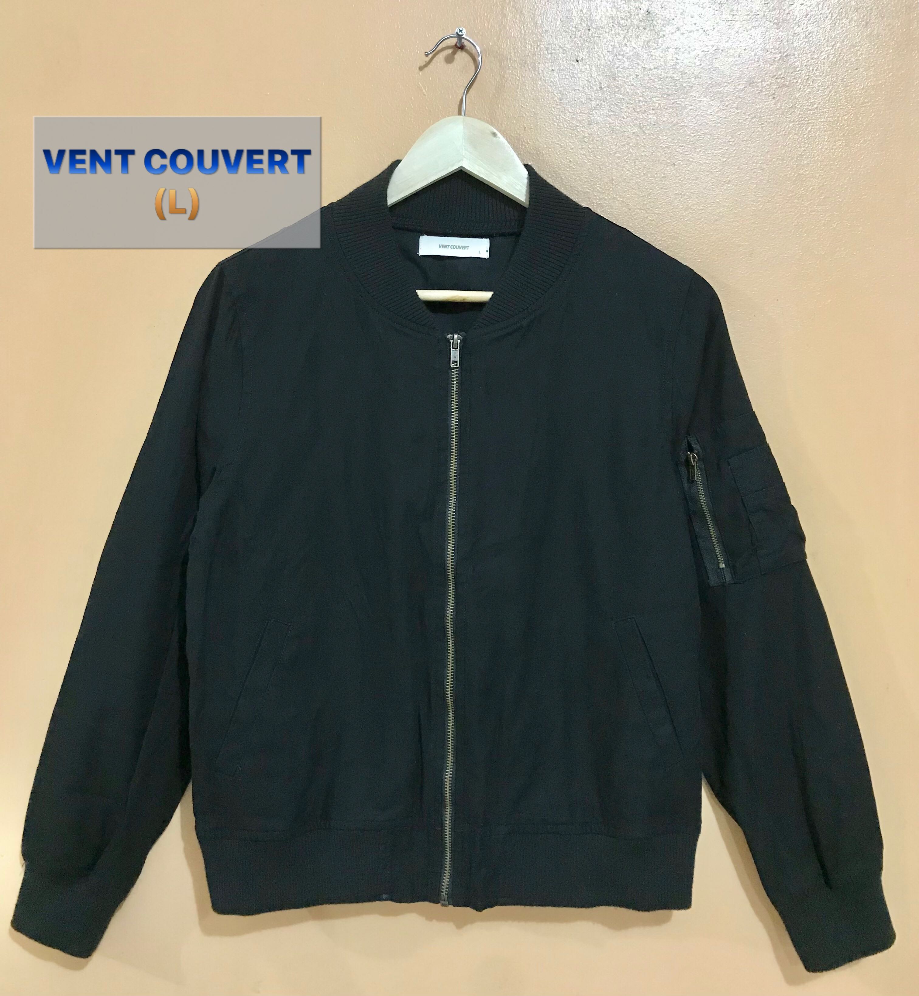 VENT COUVERT Ladies Black Bomber Jacket, Women's Fashion, Coats, Jackets and Outerwear on Carousell