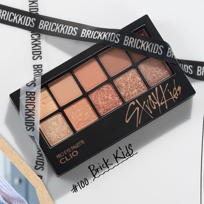 WTS STRAYKIDS X CLIO BRICK KIDS PALETTE, Hobbies & Toys, Collectibles ...