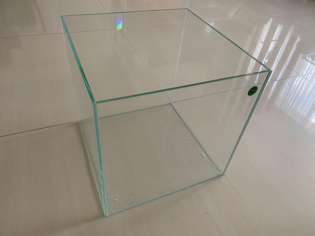 Brand New Crystal Glass Tank (30 x 30 x 30cm), Pet Supplies, Homes ...