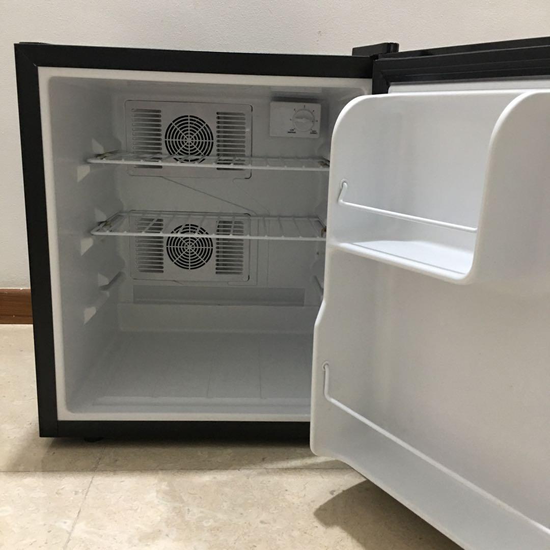 EuropAce Bar Fridge 50 Litres ER-9250, TV & Home Appliances, Kitchen ...