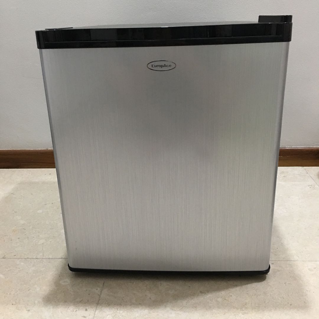 EuropAce Bar Fridge 50 Litres ER-9250, TV & Home Appliances, Kitchen ...