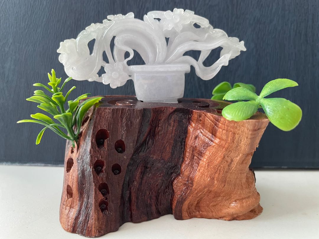 Jade Display, Luxury, Accessories on Carousell