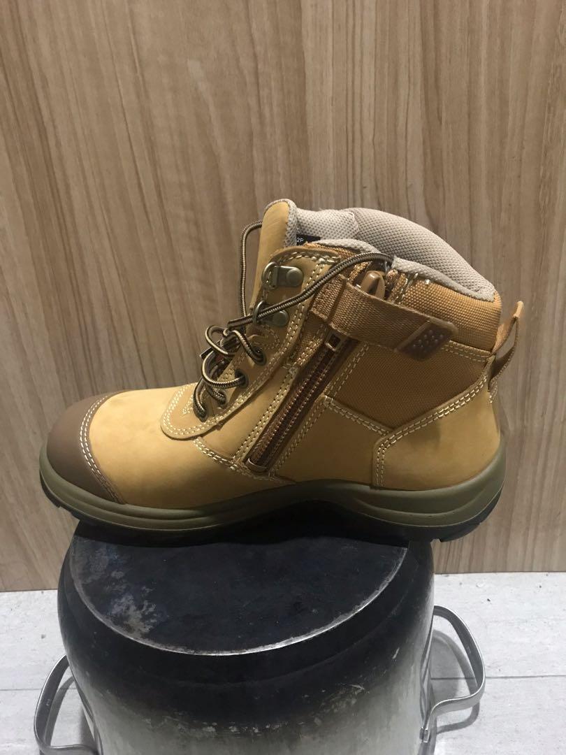 Bootmakers oliver safety shoe, Men's Fashion, Footwear, Boots on Carousell