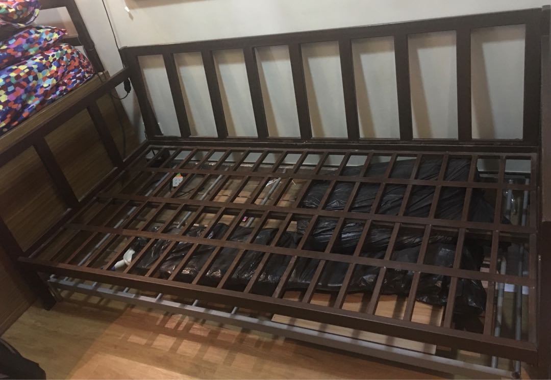 day bed frame (5,000)and under bed frame(900), Furniture & Home Living ...