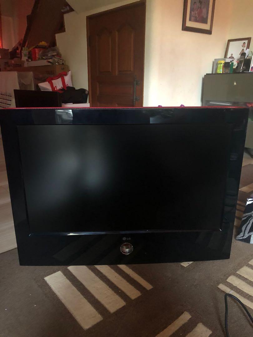 LG 32” non smart tv, TV & Home Appliances, TV & Entertainment, TV on ...