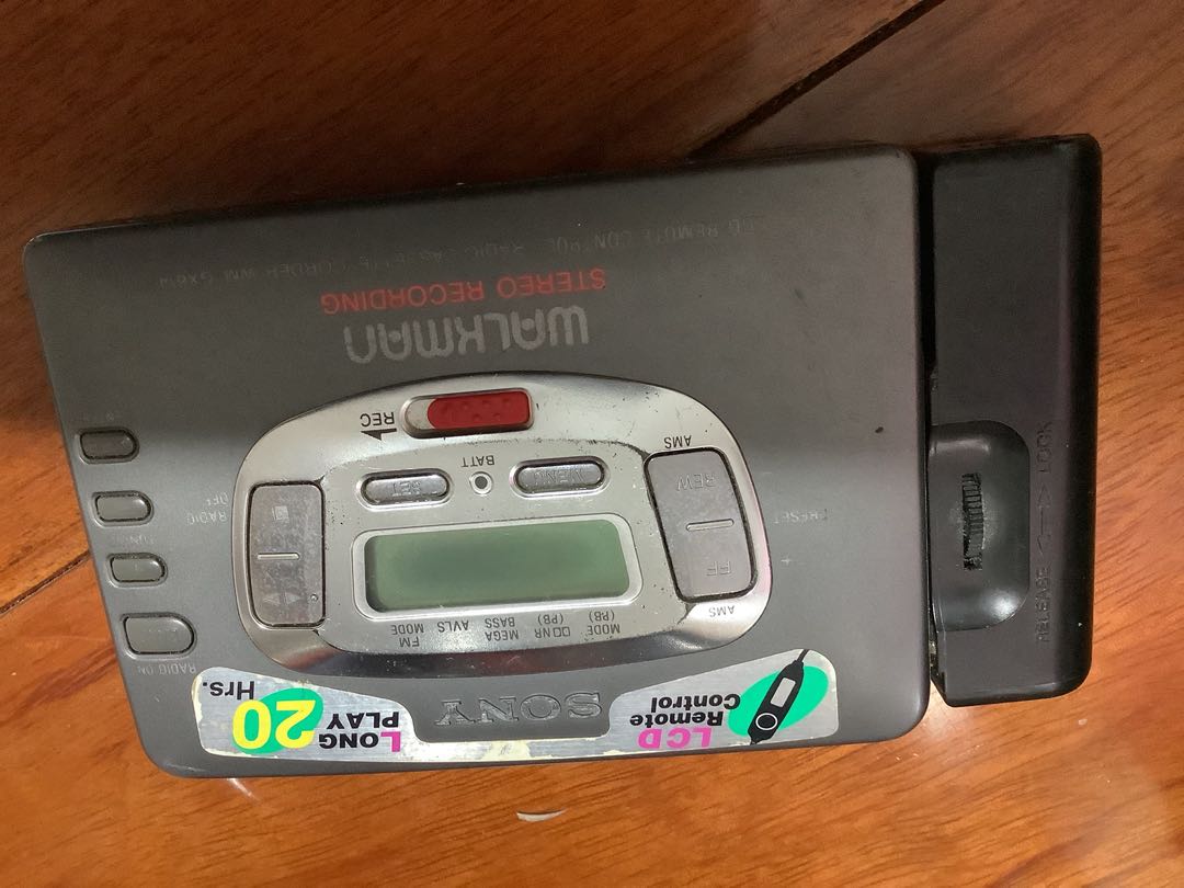Sony GX Walkman 錄音機 冇電池試 不知好壞, 音響器材, 可攜式音響設備 - Carousell