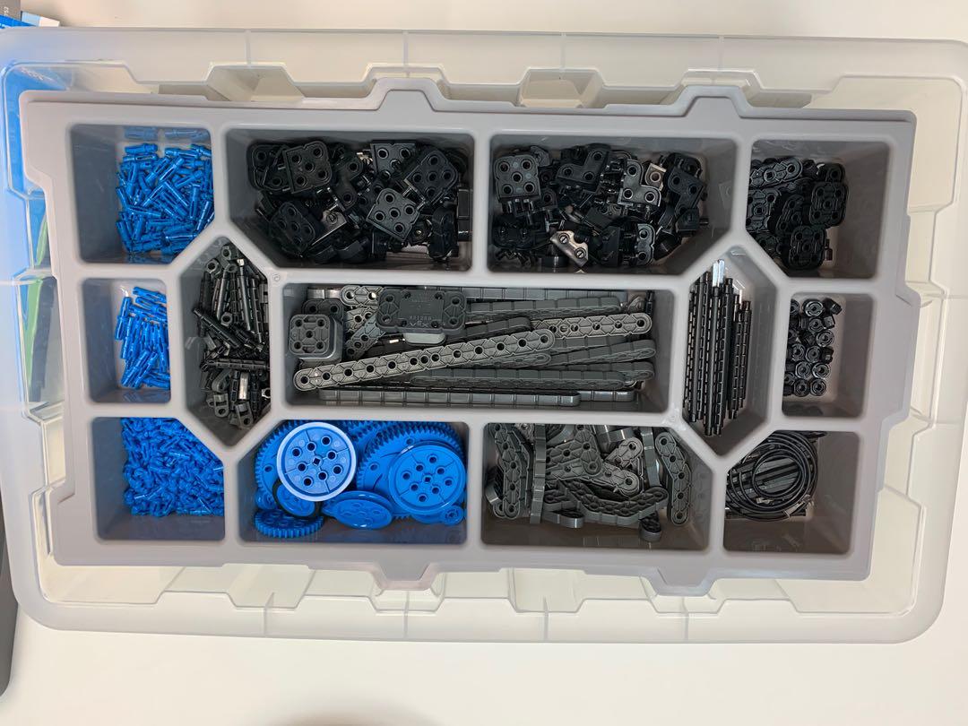VEX IQ Robotics Starter Kit with Controller, 興趣及遊戲, 玩具 & 遊戲類 - Carousell