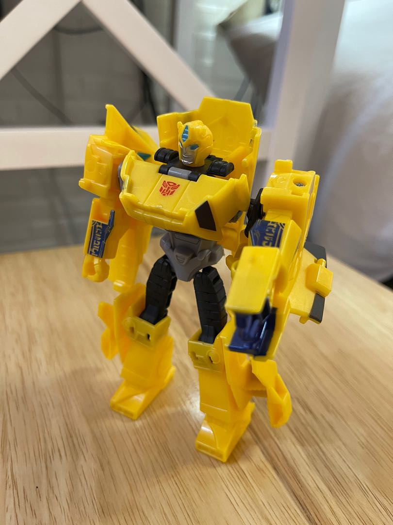 BUMBLEBEE ( sting shot ) cyberverse, Hobbies & Toys, Toys & Games on ...