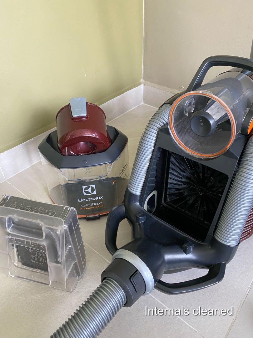 Electrolux UltraFlex Cyclonic Bagless Vacuum Cleaner, TV & Home ...