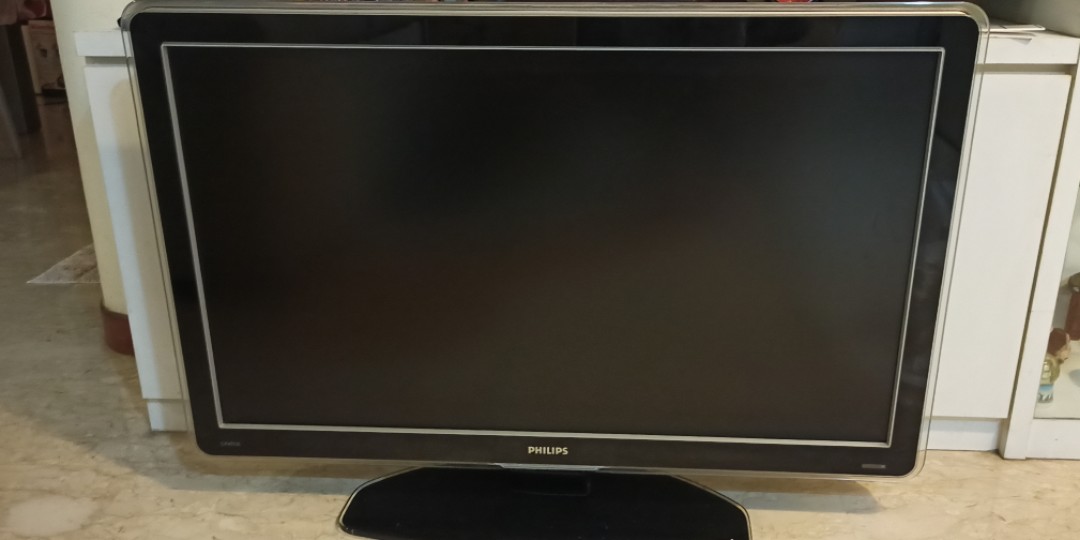 Philips 47" Clear Motion 100Hz Full HD LCD TV, TV & Home Appliances, TV ...