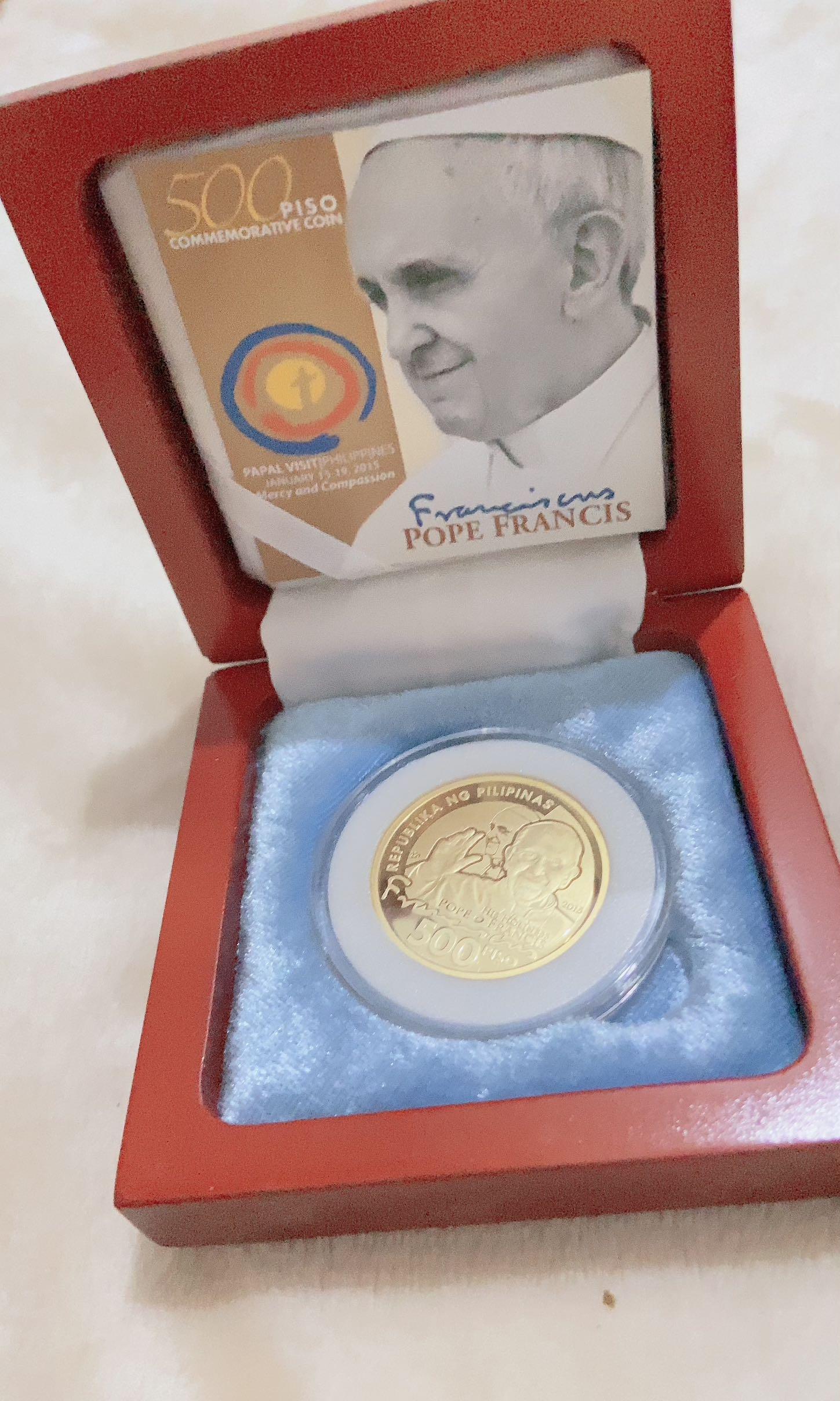 Pope Francis Commemorative 500 Pesos Coin, Hobbies & Toys, Memorabilia ...