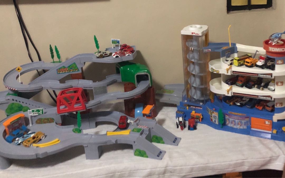 Tomica Parking Garage and Mountain Drive Set, Hobbies & Toys, Toys ...