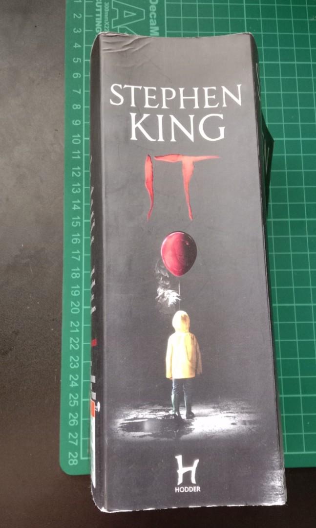 IT stephen king novel, Hobbies & Toys, Books & Magazines, Storybooks on ...