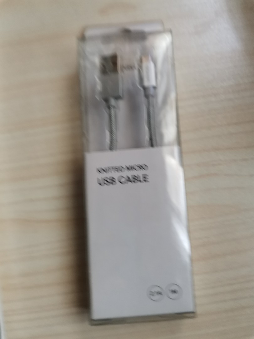 Miniso Knitted Micro USB Cable Charger, 手提電話, 電話及其他裝置配件, 充電器及電線 - Carousell