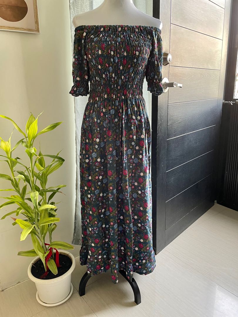 Washed but not worn floral smocked maxi dress, Women's Fashion, Dresses ...