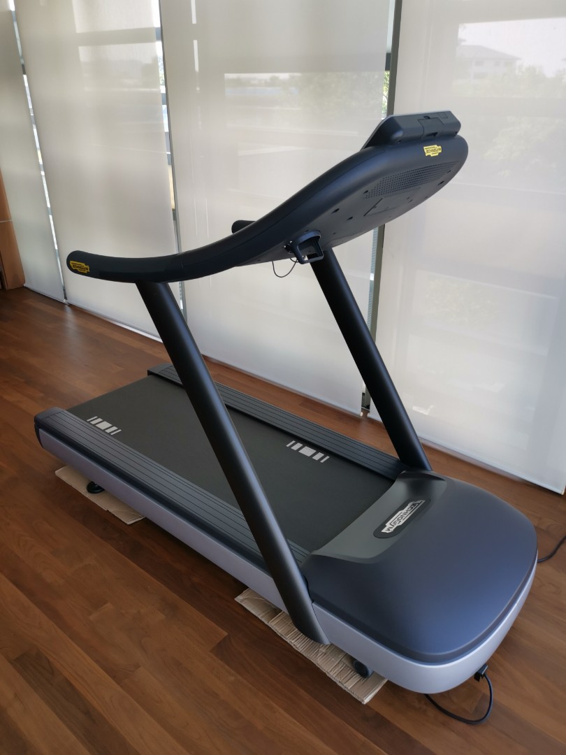 [35% off] Technogym Jog Forma Professional Treadmill, Sports Equipment ...