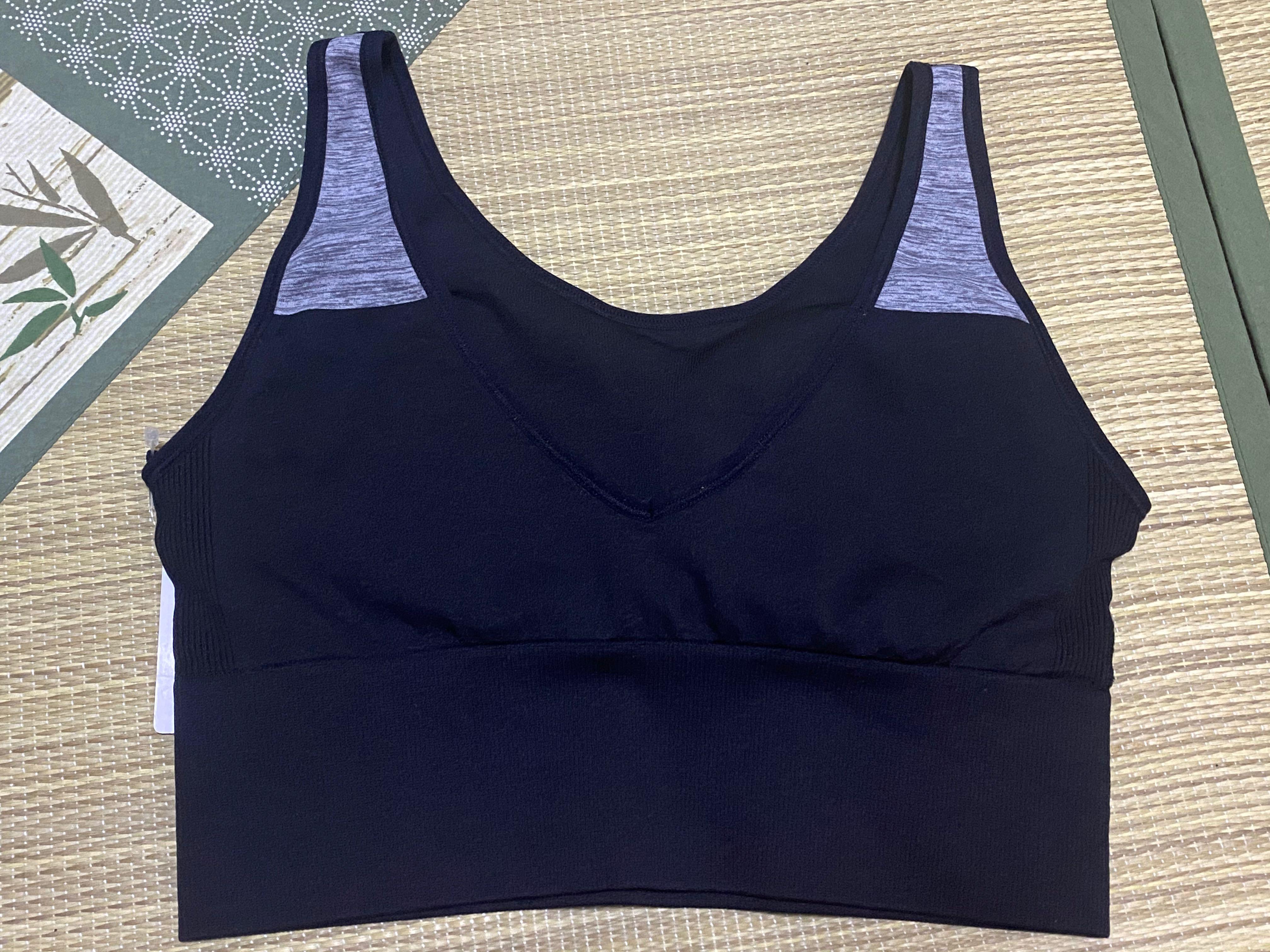 GU Sports bra 運動內衣(中碼), 女裝, 運動服裝 - Carousell