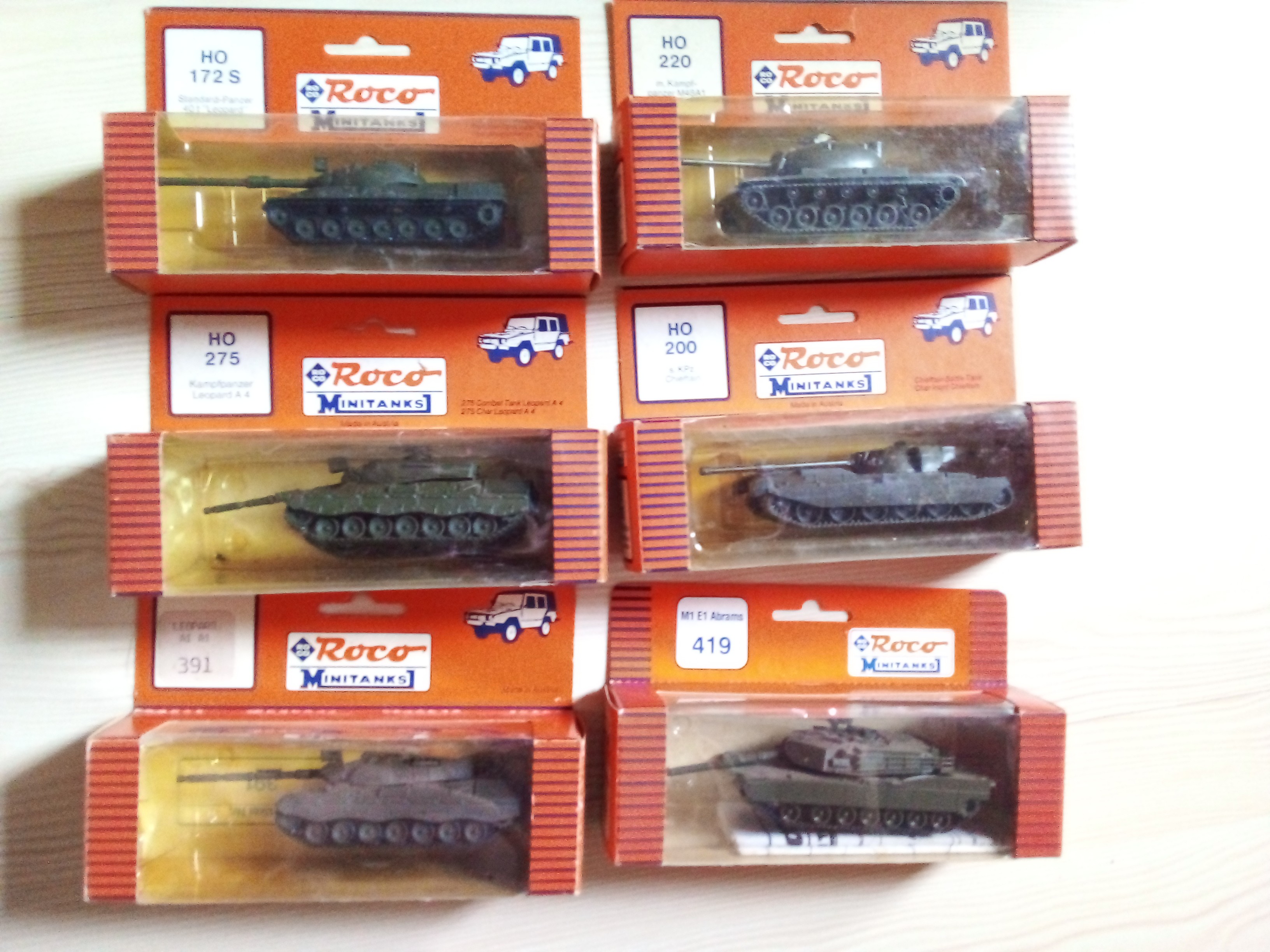ROCO HO scale tanks, Hobbies & Toys, Toys & Games on Carousell