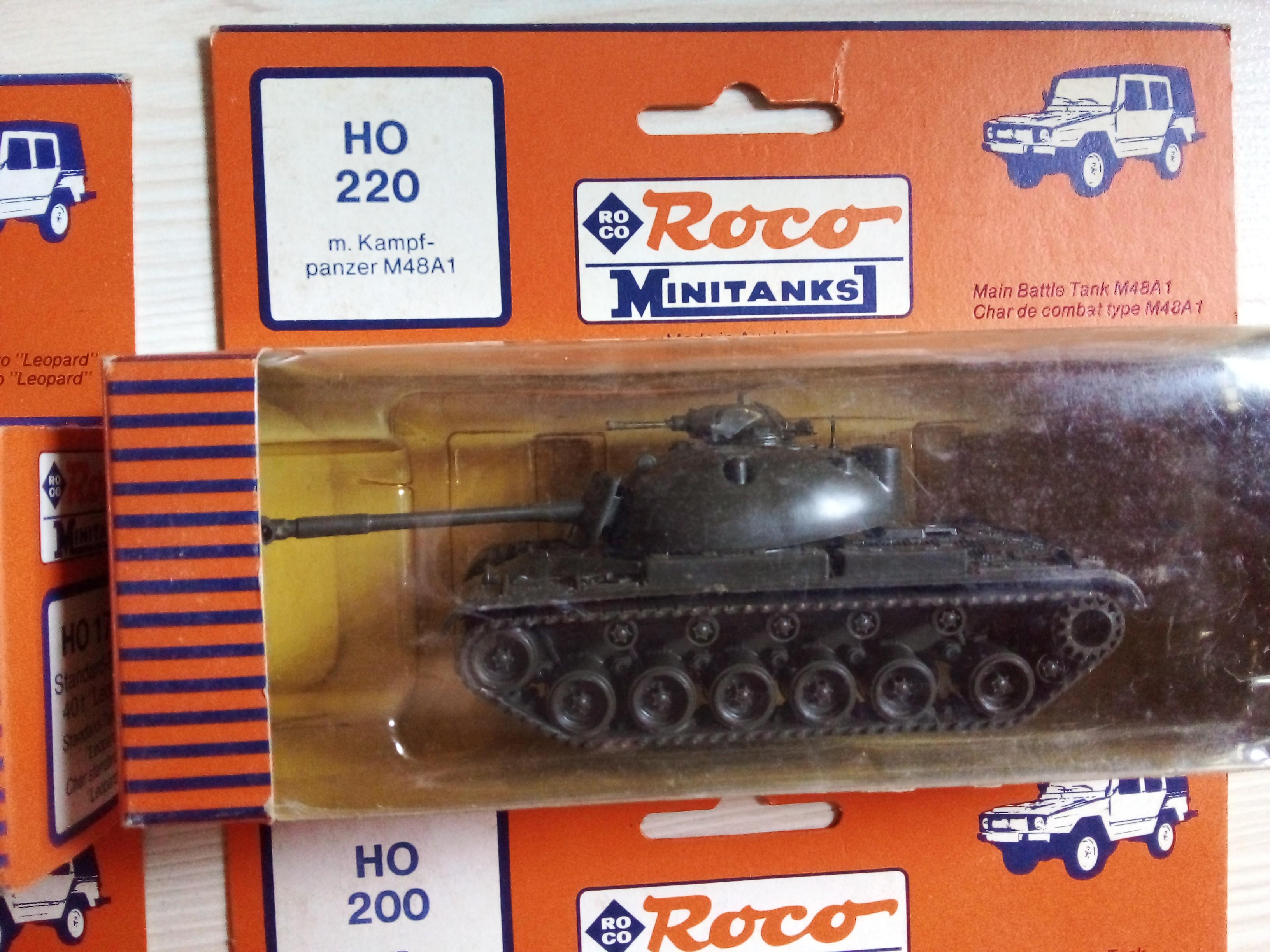 ROCO HO scale tanks, Hobbies & Toys, Toys & Games on Carousell