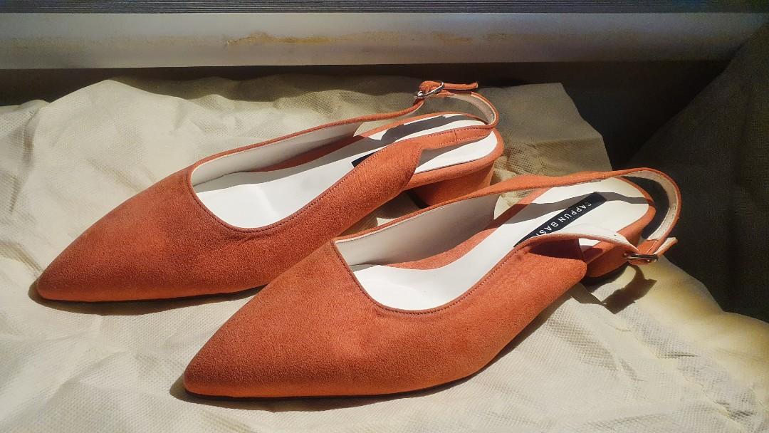 Sappun Basic (Korea), Women's Fashion, Footwear, Flats on Carousell