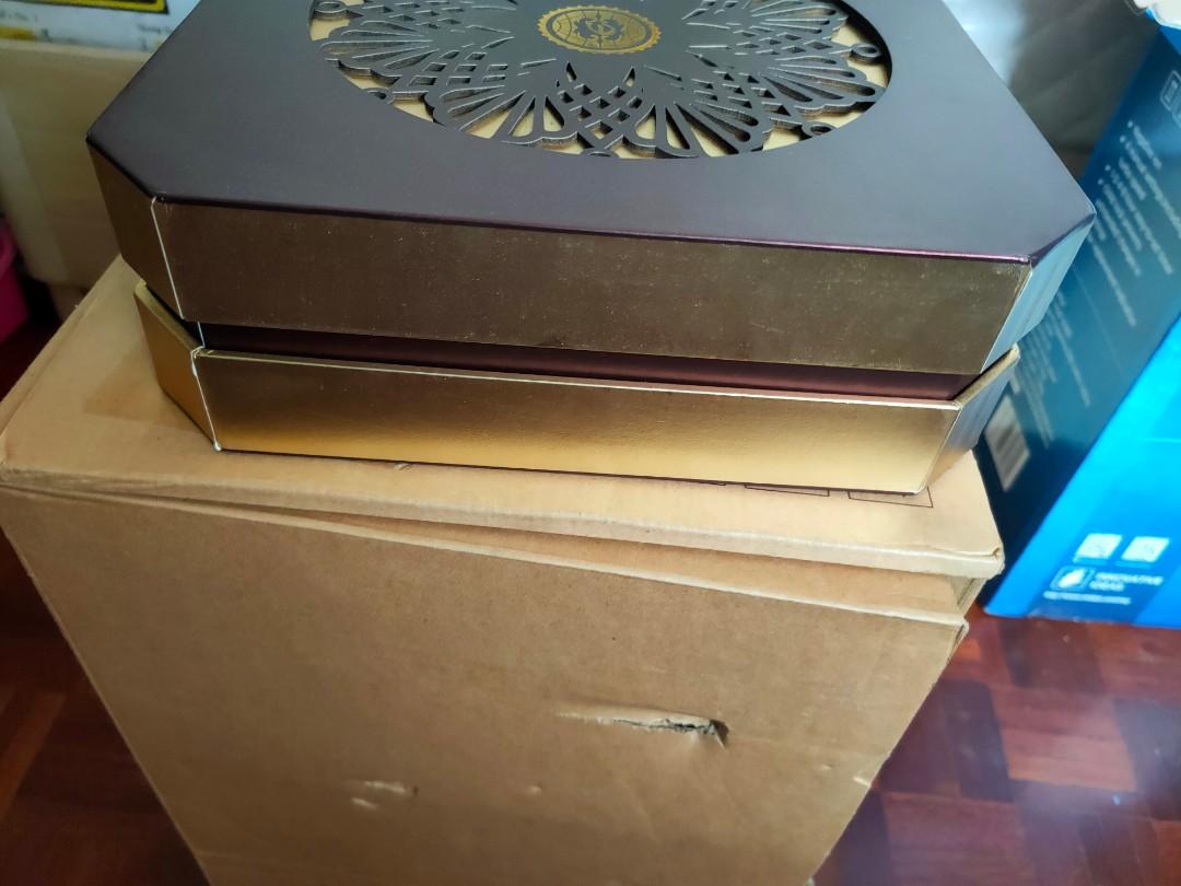 Equatorial Hotel Storage / empty mooncake box, Hobbies & Toys ...