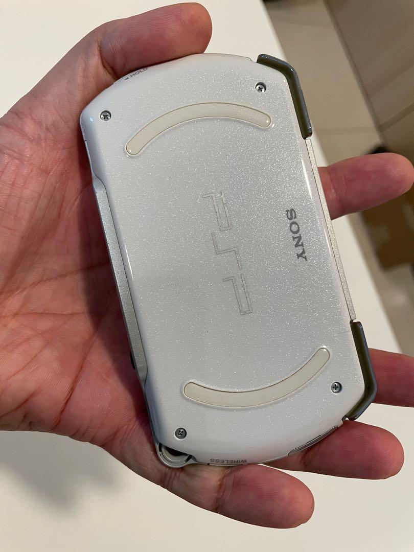 Very RARE PSP GO WHITE, Video Gaming, Video Games, PlayStation on Carousell
