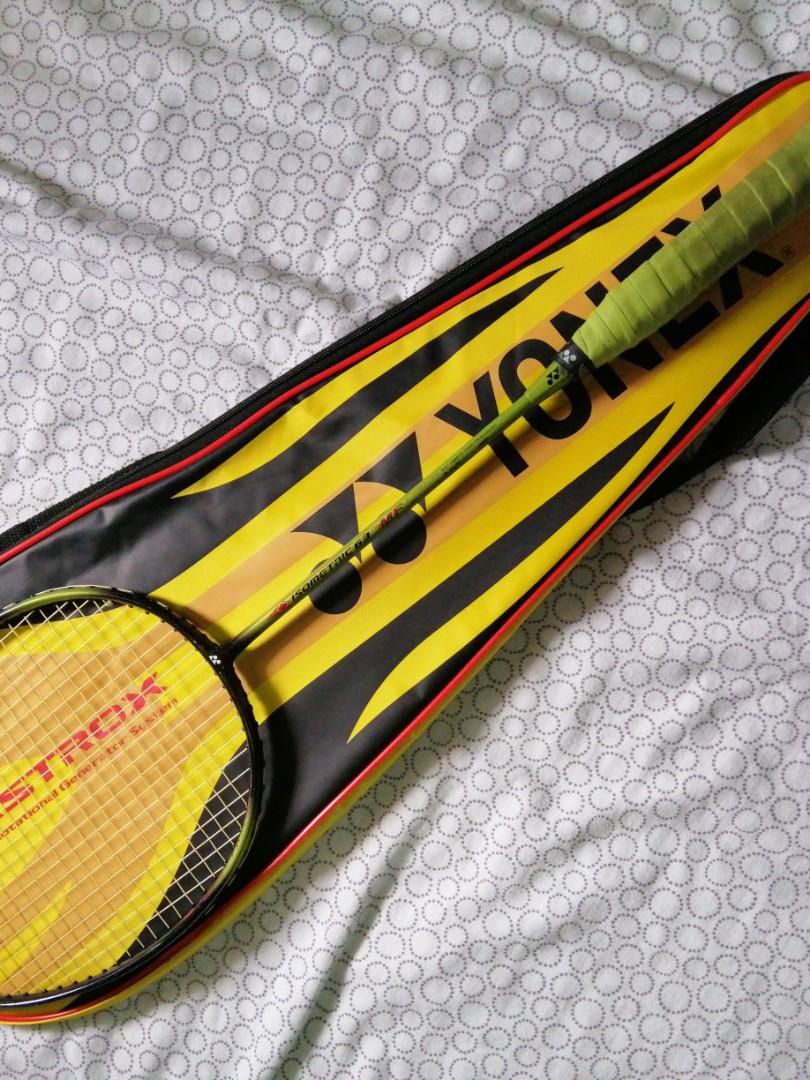 Yonex Badminton Isometric 63 MF light with a racket bag, Sports ...