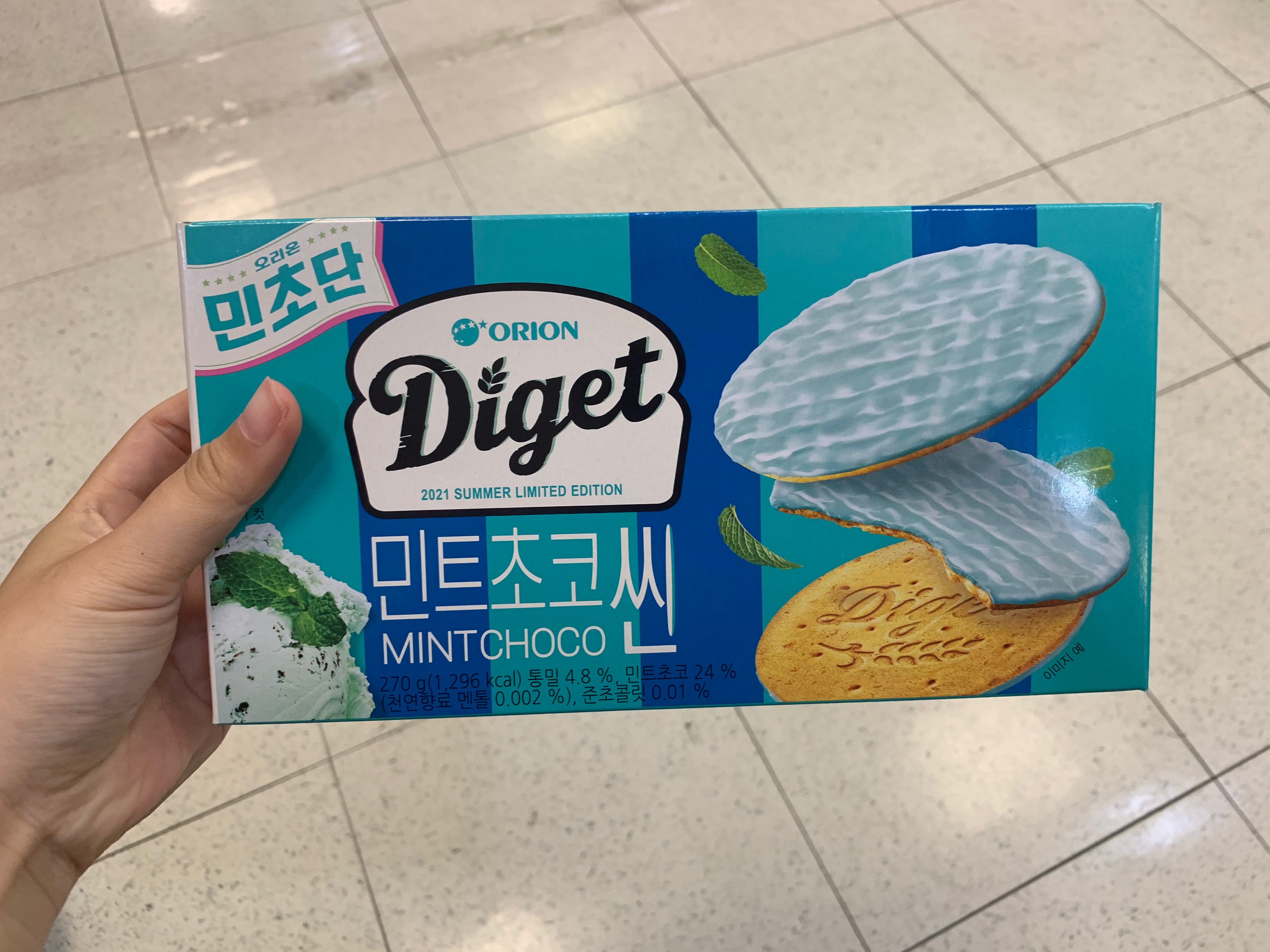 韓國零食 Orion Diget 薄荷朱古力消化餅, 嘢食 & 嘢飲, 包裝食物&即食食物 - Carousell